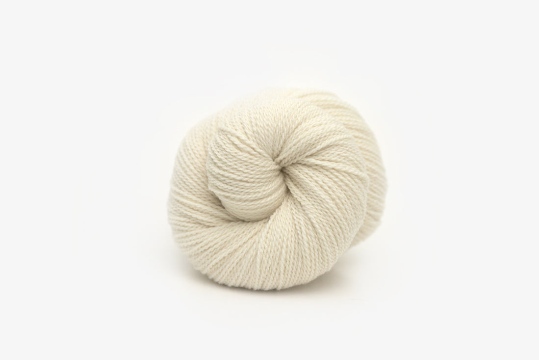 Flock Fingering - Natural White – High Country Wool